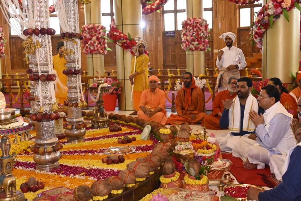 डोल आश्रम में सीएम धामी ने किया बड़ा ऐलान, उत्तराखंड को सनातन संस्कृति का केंद्र बनाने का संकल्प ...